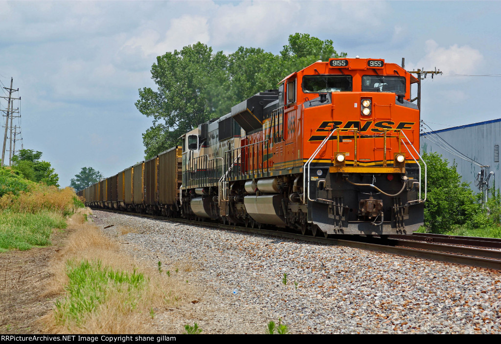 BNSF 9155 Emd lashup on a Sb coal load.